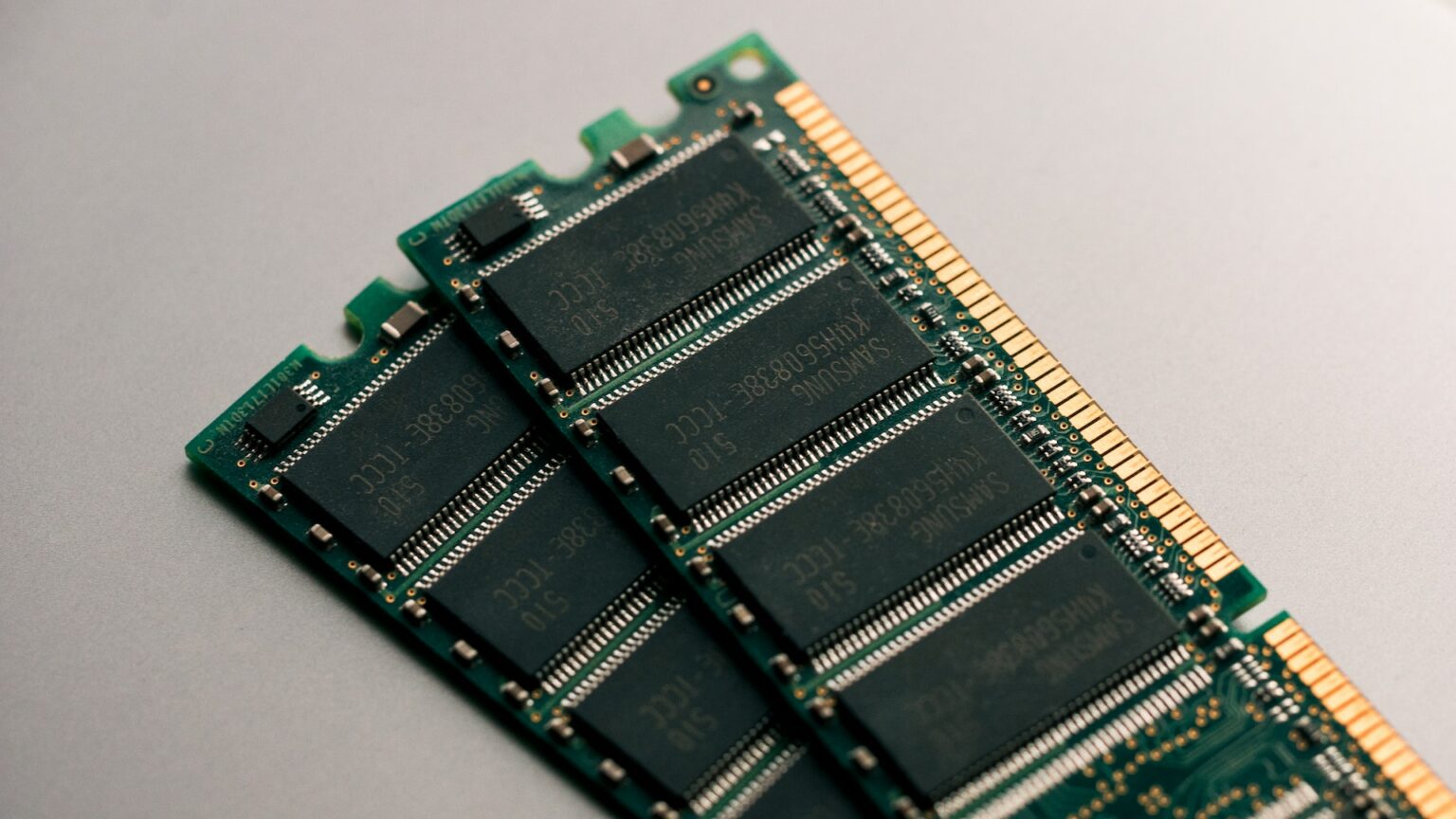 Understanding ECC RAM and Its Distinction from Non-ECC RAM - dir.cx